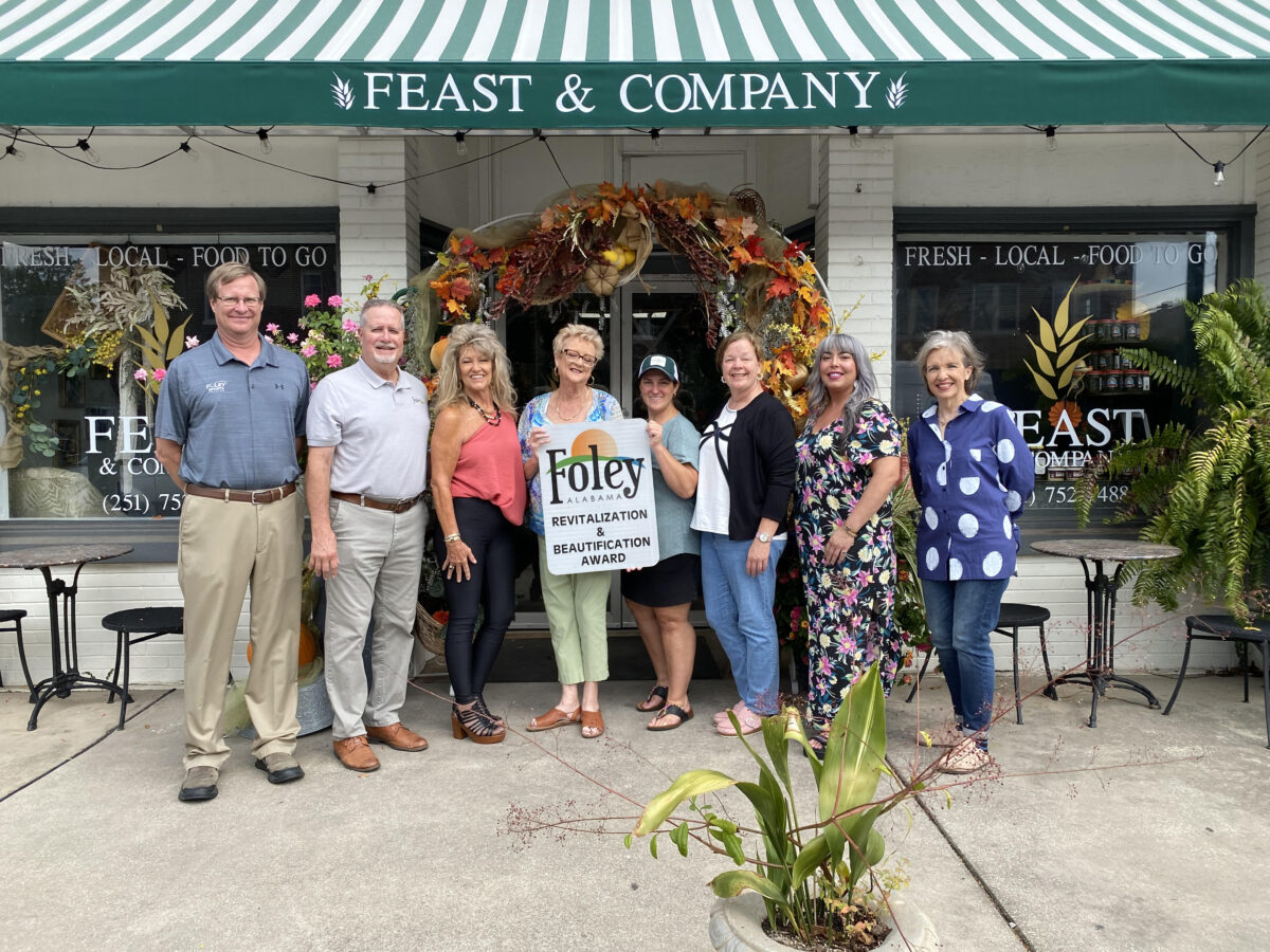 Foley businesses receive beautification signs - City of Foley